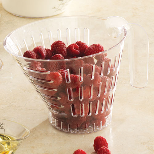 Easy-Read Measuring Colander - Shop | Pampered Chef US Site